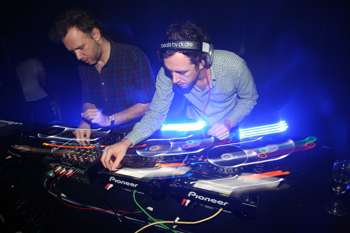 MUSIC / IAN DEWSBURY PHOTOGRAPHY / PICTUREBAT.COM