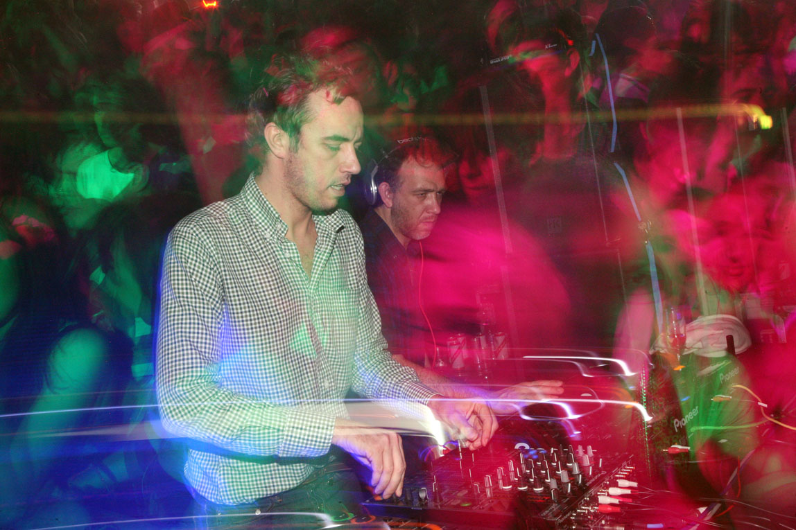 MUSIC / IAN DEWSBURY PHOTOGRAPHY / PICTUREBAT.COM